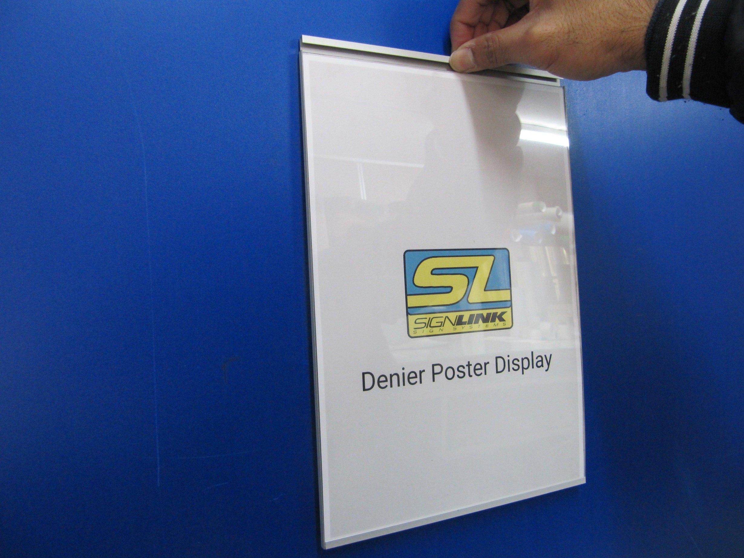 Poster Displays – SIGNLINK PTY LIMITED
